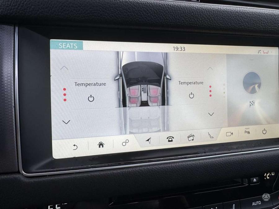 Grey Jaguar XF 2017 in Utena, with an engine capacity of 2.99 L and mileage of 260 thousand km for 9990 €, photo 23 on AUTOMOTO.COM.LV
