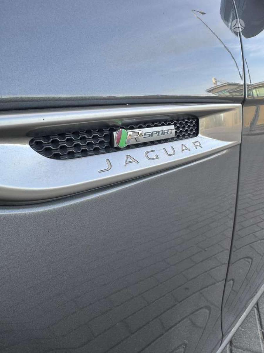 Grey Jaguar XF 2017 in Utena, with an engine capacity of 2.99 L and mileage of 260 thousand km for 9990 €, photo 30 on AUTOMOTO.COM.LV