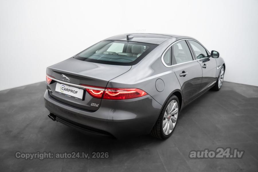 Grey Jaguar XF 2017 in Tallinn, with an engine capacity of 2.00 L and mileage of 196 thousand km for 12999 €, photo 6 on AUTOMOTO.COM.LV
