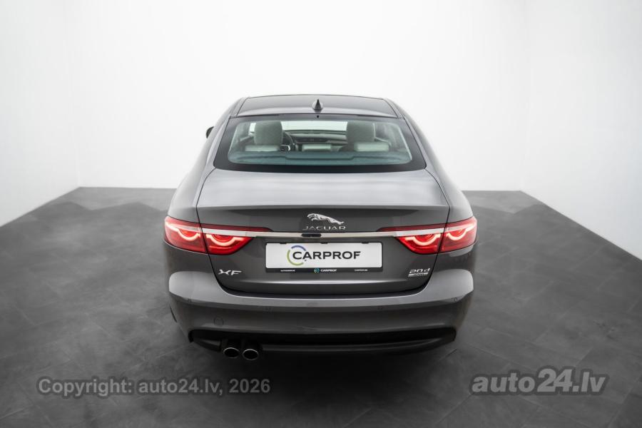 Grey Jaguar XF 2017 in Tallinn, with an engine capacity of 2.00 L and mileage of 196 thousand km for 12999 €, photo 7 on AUTOMOTO.COM.LV