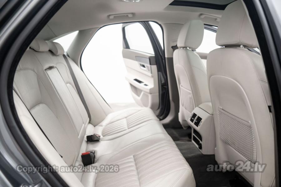 Grey Jaguar XF 2017 in Tallinn, with an engine capacity of 2.00 L and mileage of 196 thousand km for 12999 €, photo 11 on AUTOMOTO.COM.LV