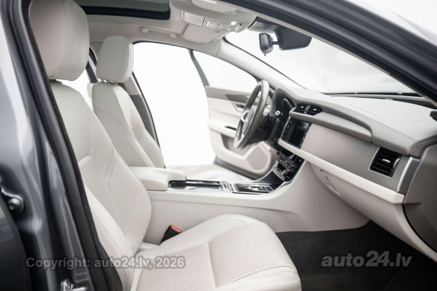 Grey Jaguar XF 2017 in Tallinn, with an engine capacity of 2.00 L and mileage of 196 thousand km for 12999 €, photo 12 on AUTOMOTO.COM.LV