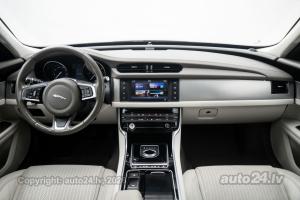 Grey Jaguar XF 2017 in Tallinn, with an engine capacity of 2.00 L and mileage of 196 thousand km for 12999 €, photo 14 on AUTOMOTO.COM.LV