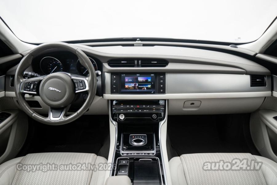Grey Jaguar XF 2017 in Tallinn, with an engine capacity of 2.00 L and mileage of 196 thousand km for 12999 €, photo 14 on AUTOMOTO.COM.LV