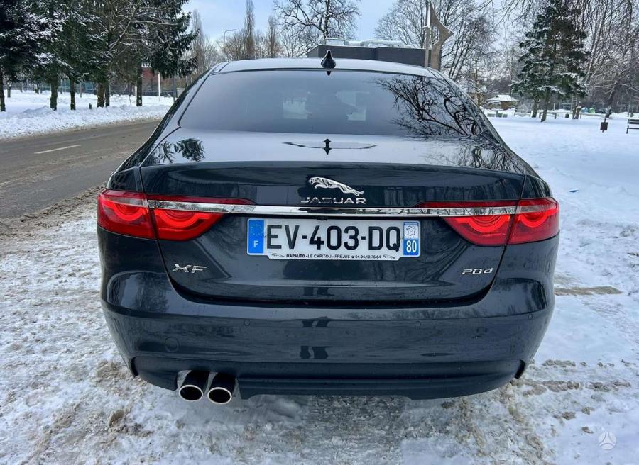 Pelēks Jaguar XF 2018 Tauragė, ar dzinēja tilpumu 2.00 L un nobraukumu 160 tūkst. km par 10400 €, foto 3 vietnē AUTOMOTO.COM.LV