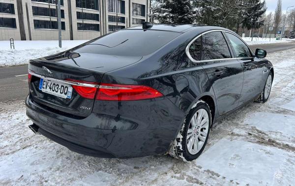 Grey Jaguar XF 2018 in Taurage, with an engine capacity of 2.00 L and mileage of 160 thousand km for 10400 €, photo 4 on AUTOMOTO.COM.LV
