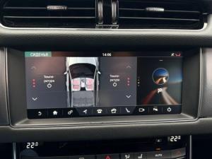 Grey Jaguar XF 2018 in Riga, with an engine capacity of 2.00 L and mileage of 146 thousand km for 16990 €, photo 4 on AUTOMOTO.COM.LV