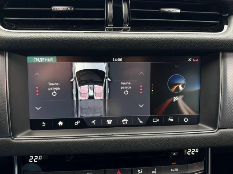 Grey Jaguar XF 2018 in Riga, with an engine capacity of 2.00 L and mileage of 146 thousand km for 16990 €, photo 4 on AUTOMOTO.COM.LV