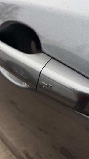 Grey Jaguar XF 2018 in Riga, with an engine capacity of 2.00 L and mileage of 146 thousand km for 16990 €, photo 10 on AUTOMOTO.COM.LV
