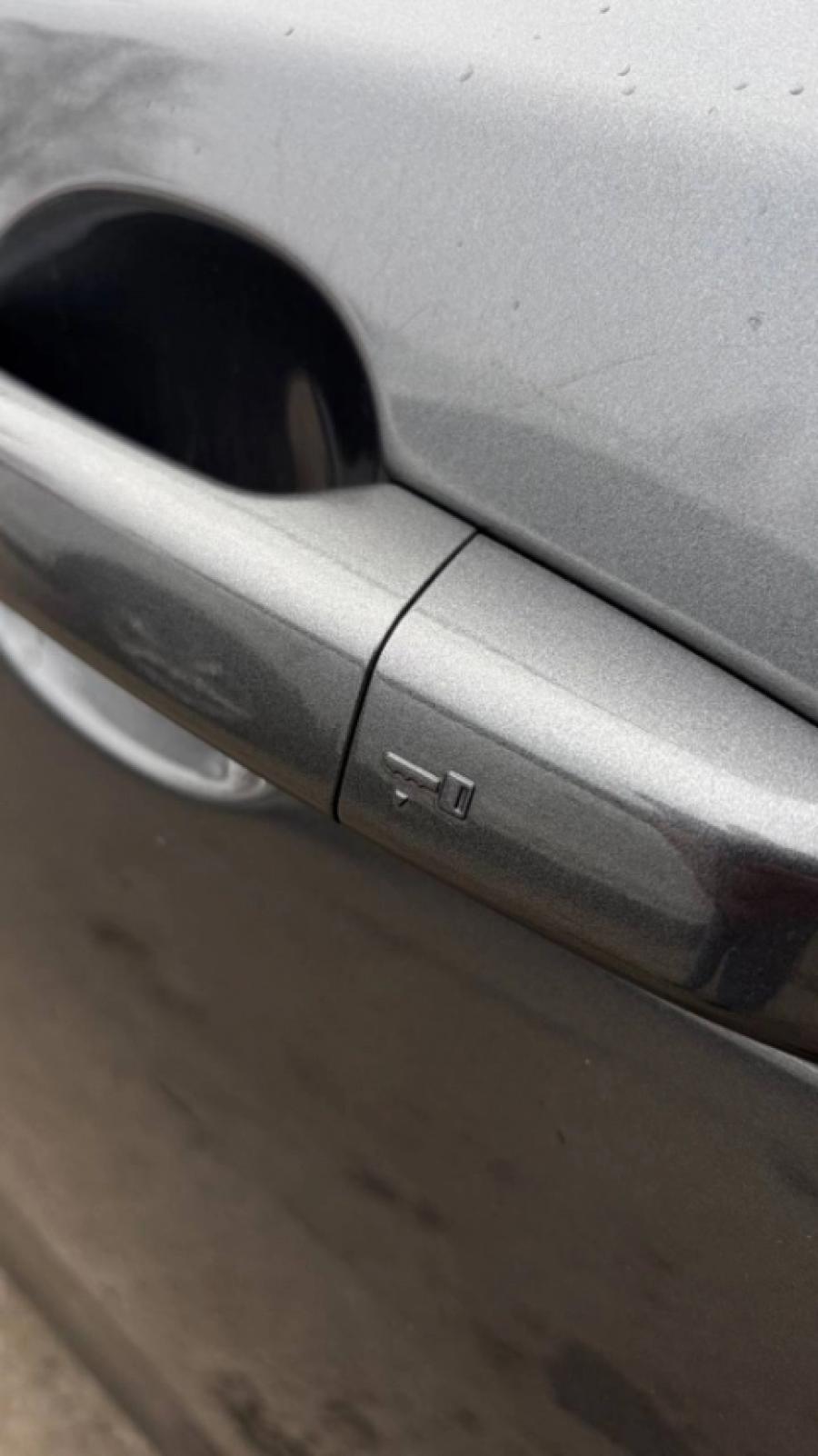 Grey Jaguar XF 2018 in Riga, with an engine capacity of 2.00 L and mileage of 146 thousand km for 16990 €, photo 10 on AUTOMOTO.COM.LV