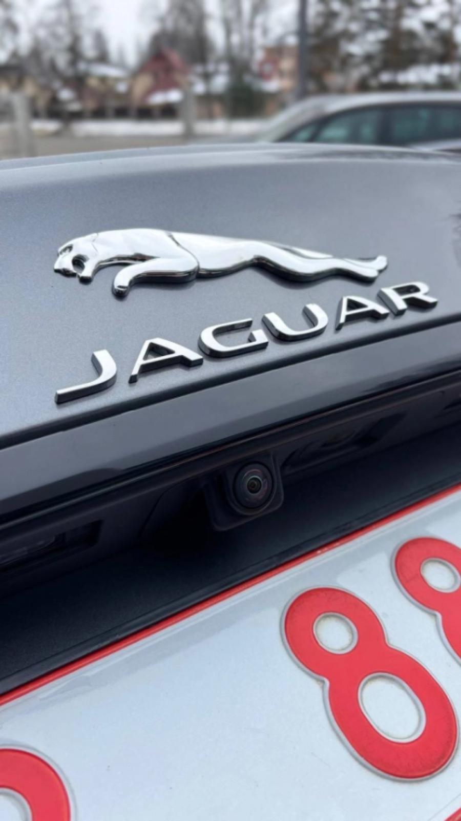 Grey Jaguar XF 2018 in Riga, with an engine capacity of 2.00 L and mileage of 146 thousand km for 16990 €, photo 12 on AUTOMOTO.COM.LV