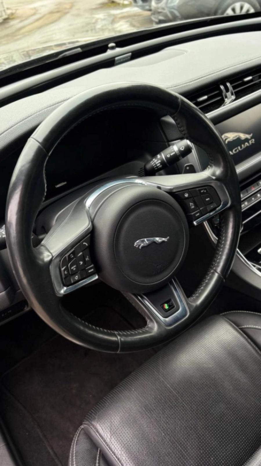 Grey Jaguar XF 2018 in Riga, with an engine capacity of 2.00 L and mileage of 146 thousand km for 16990 €, photo 13 on AUTOMOTO.COM.LV