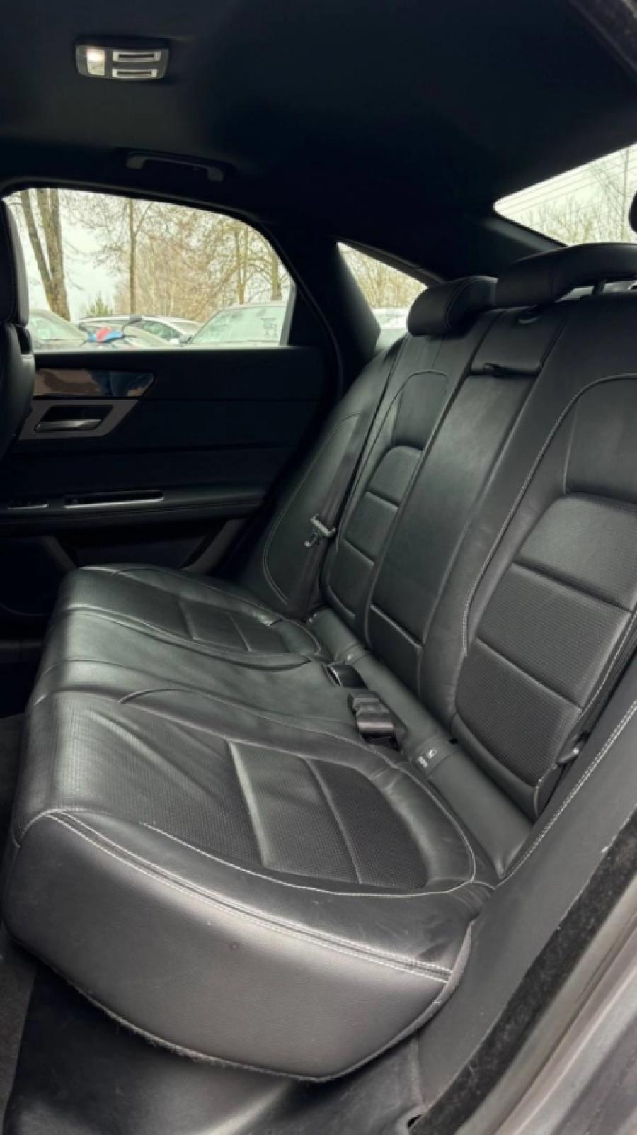 Grey Jaguar XF 2018 in Riga, with an engine capacity of 2.00 L and mileage of 146 thousand km for 16990 €, photo 16 on AUTOMOTO.COM.LV