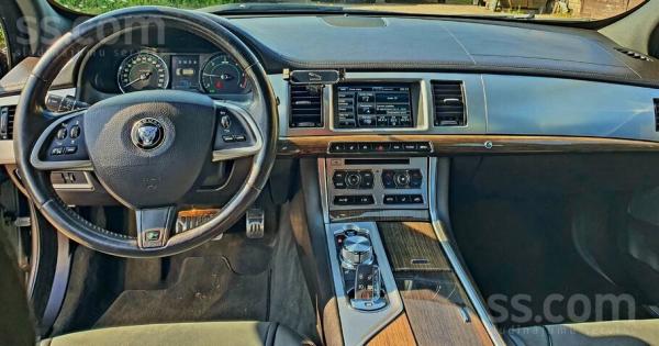 Pelēks Jaguar XF 2014 Jelgava, ar dzinēja tilpumu 2.20 L un nobraukumu 330 tūkst. km par 7770 €, foto 10 vietnē AUTOMOTO.COM.LV