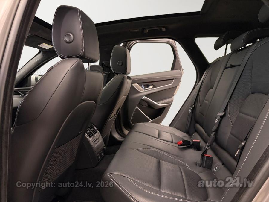 Grey Jaguar XF 2021 in Tallinn, with an engine capacity of 2.00 L and mileage of 70 thousand km for 26900 €, photo 7 on AUTOMOTO.COM.LV