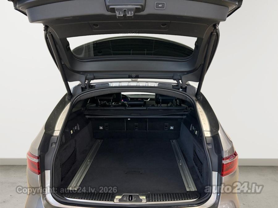 Grey Jaguar XF 2021 in Tallinn, with an engine capacity of 2.00 L and mileage of 70 thousand km for 26900 €, photo 14 on AUTOMOTO.COM.LV