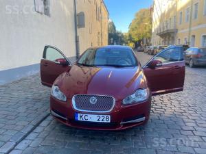 Red Jaguar XF 2008 in Riga, with an engine capacity of 3.00 L and mileage of 141 thousand km for 4900 €, photo 7 on AUTOMOTO.COM.LV