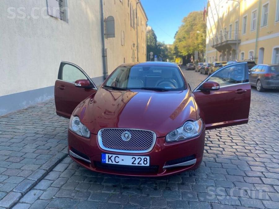 Red Jaguar XF 2008 in Riga, with an engine capacity of 3.00 L and mileage of 141 thousand km for 4900 €, photo 7 on AUTOMOTO.COM.LV