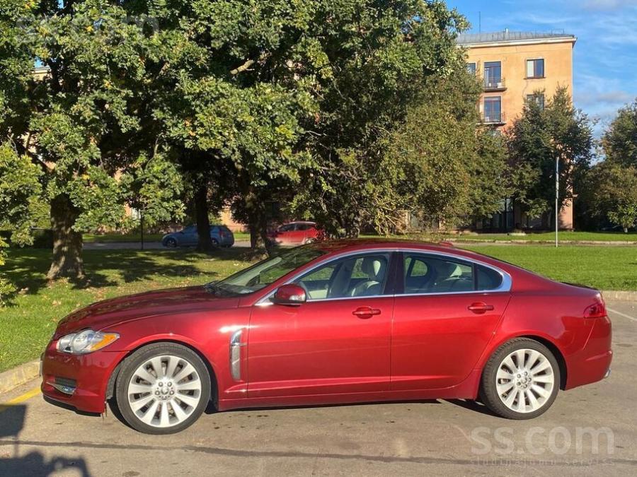 Red Jaguar XF 2008 in Riga, with an engine capacity of 3.00 L and mileage of 141 thousand km for 4500 €, photo 1 on AUTOMOTO.COM.LV