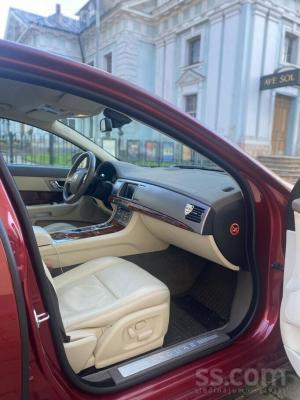Red Jaguar XF 2008 in Riga, with an engine capacity of 3.00 L and mileage of 141 thousand km for 4500 €, photo 7 on AUTOMOTO.COM.LV