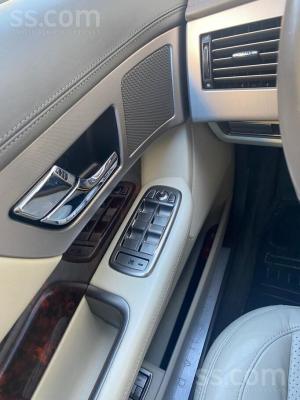 Red Jaguar XF 2008 in Riga, with an engine capacity of 3.00 L and mileage of 141 thousand km for 4500 €, photo 12 on AUTOMOTO.COM.LV