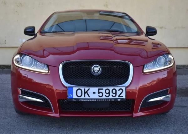 Red Jaguar XF 2012 in Talsi, with an engine capacity of 3.00 L and mileage of 212 thousand km for 9500 €, photo 3 on AUTOMOTO.COM.LV