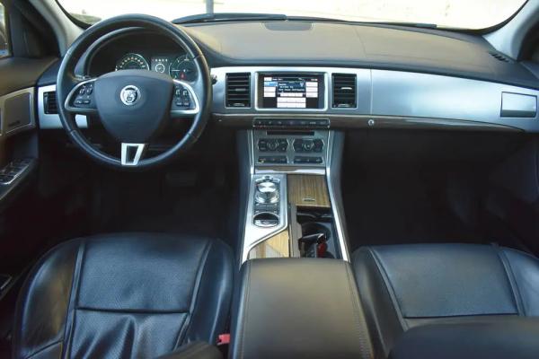 Sarkans Jaguar XF 2012 Talsi, ar dzinēja tilpumu 3.00 L un nobraukumu 212 tūkst. km par 9500 €, foto 8 vietnē AUTOMOTO.COM.LV