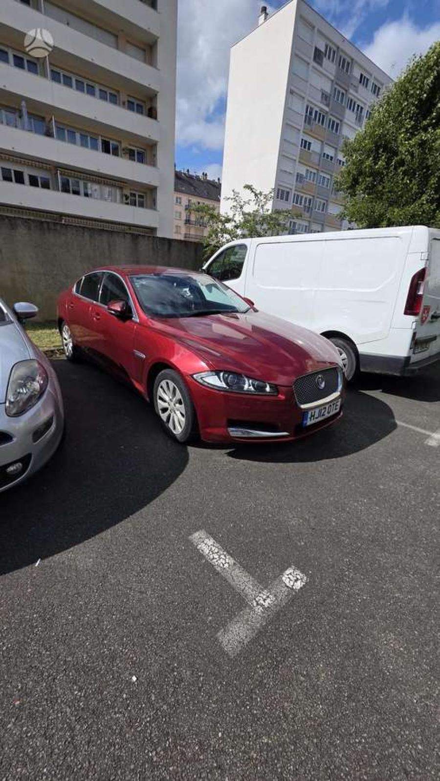 Sarkans Jaguar XF 2012 Viļņa, ar dzinēja tilpumu 2.18 L un nobraukumu 2300 tūkst. km par 2650 €, foto 1 vietnē AUTOMOTO.COM.LV