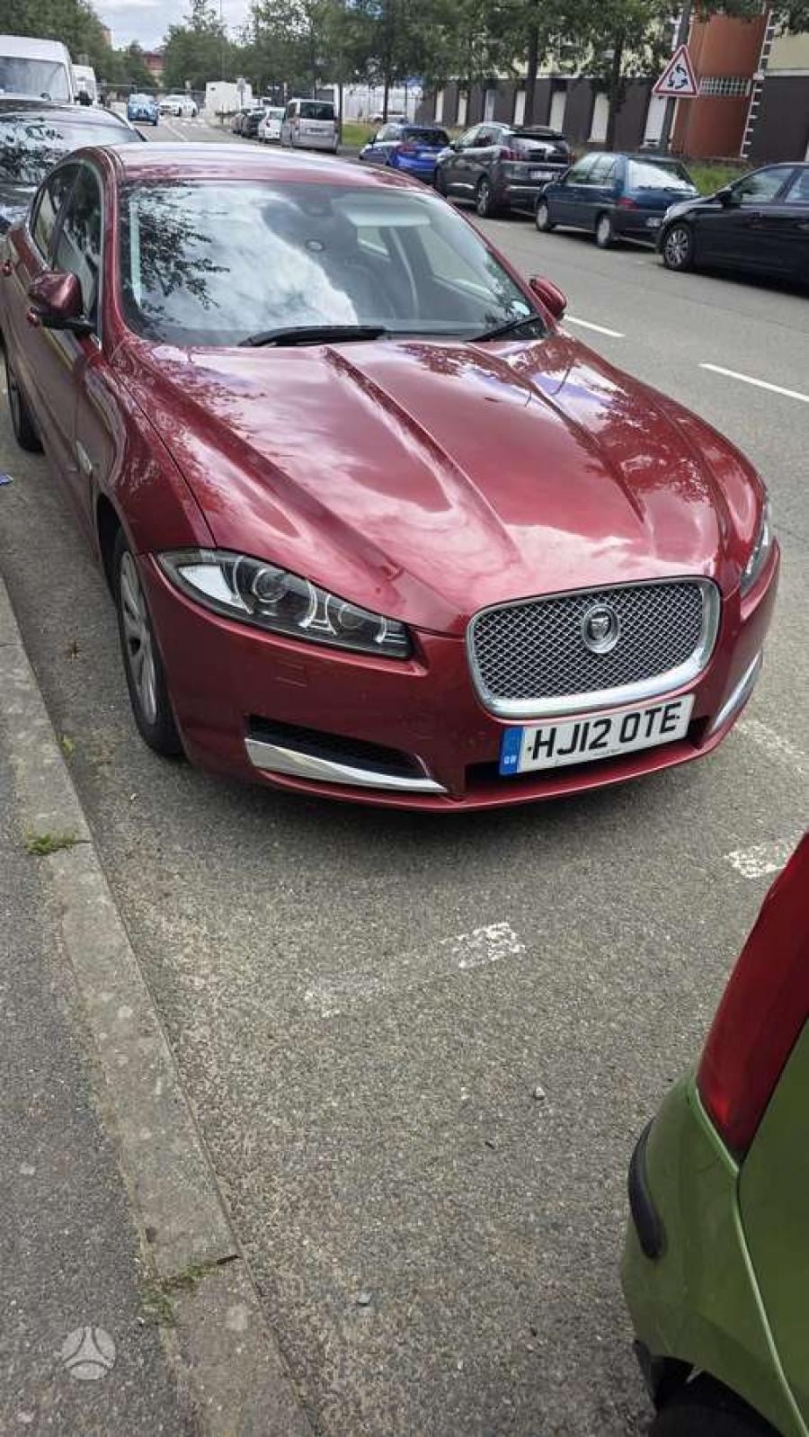 Sarkans Jaguar XF 2012 Viļņa, ar dzinēja tilpumu 2.18 L un nobraukumu 2300 tūkst. km par 2650 €, foto 4 vietnē AUTOMOTO.COM.LV