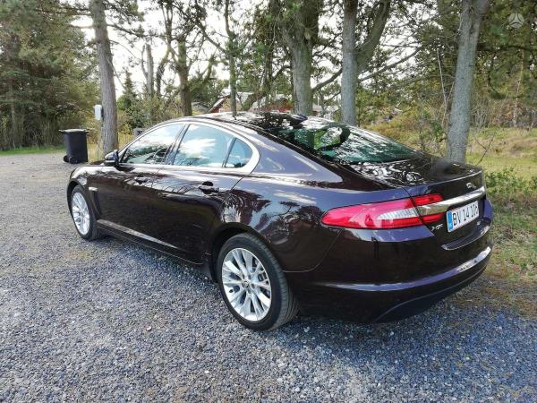 Sarkans Jaguar XF 2012 Viļņa, ar dzinēja tilpumu 2.18 L un nobraukumu 262 tūkst. km par 6500 €, foto 8 vietnē AUTOMOTO.COM.LV
