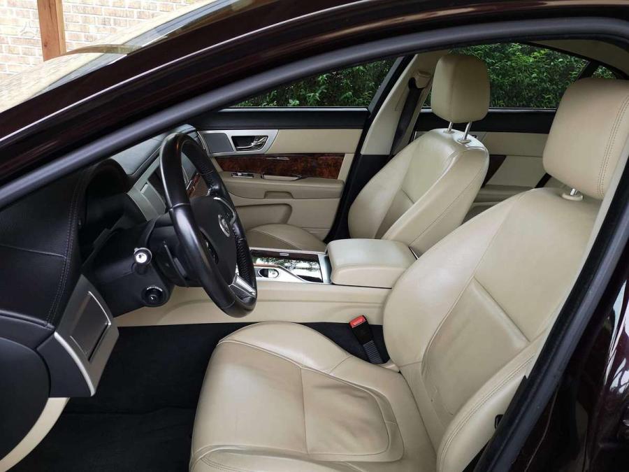 Sarkans Jaguar XF 2012 Viļņa, ar dzinēja tilpumu 2.18 L un nobraukumu 262 tūkst. km par 6500 €, foto 11 vietnē AUTOMOTO.COM.LV