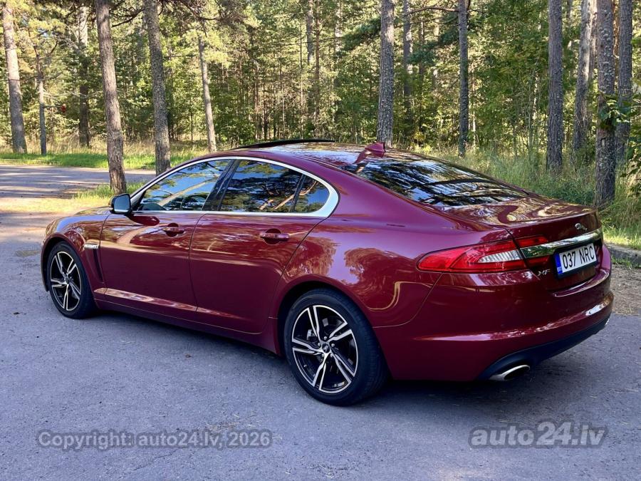 Red Jaguar XF 2013 in Tallinn, with an engine capacity of 3.00 L and mileage of 267 thousand km for 8400 €, photo 5 on AUTOMOTO.COM.LV