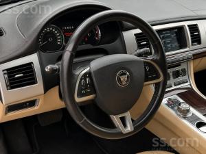 Красный Ягуар ХФ 2015 в Рига, объемом двигателя 2.20 л и пробегом 297 тыс. км за 9900 €, фото 20 на AUTOMOTO.COM.LV
