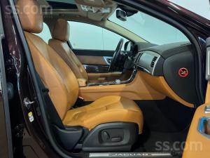 Sarkans Jaguar XF 2015 Jūrmala, ar dzinēja tilpumu 3.00 L un nobraukumu 193 tūkst. km par 9850 €, foto 22 vietnē AUTOMOTO.COM.LV