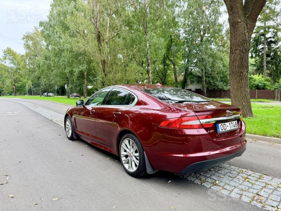 Sarkans Jaguar XF 2015 Rīga, ar dzinēja tilpumu 2.20 L un nobraukumu 294 tūkst. km par 8300 €, foto 3 vietnē AUTOMOTO.COM.LV