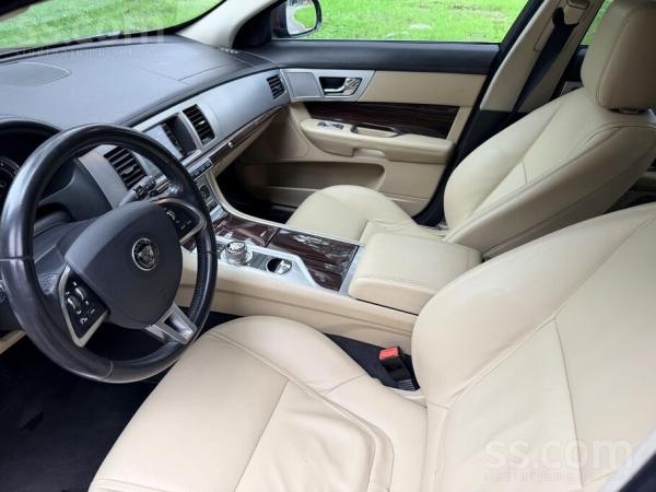 Jaguar XF 2015 Rīga vietnē Sarkans Jaguar XF 2015 Rīga, ar dzinēja tilpumu 2.20 L un nobraukumu 294 tūkst. km par 8300 €, foto 7 vietnē AUTOMOTO.COM.LV