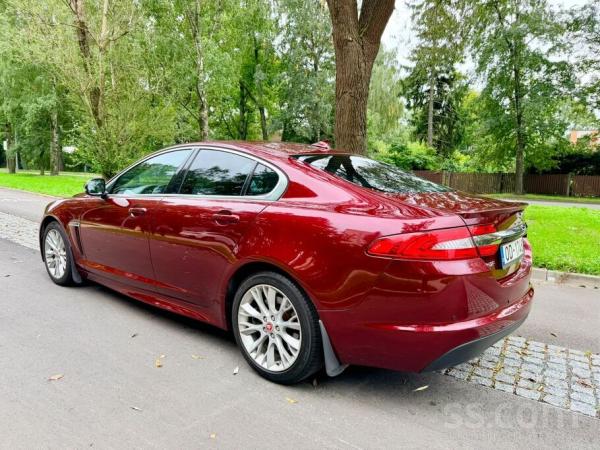 Red Jaguar XF 2015 in Riga, with an engine capacity of 2.20 L and mileage of 294 thousand km for 7600 €, photo 4 on AUTOMOTO.COM.LV