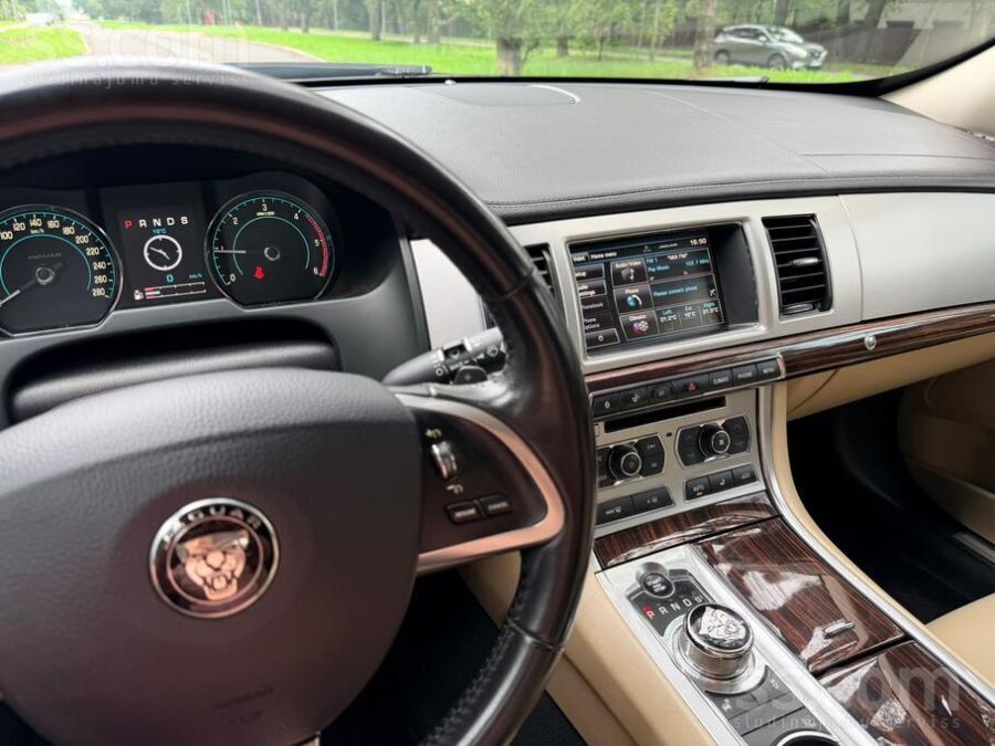 Sarkans Jaguar XF 2015 Rīga, ar dzinēja tilpumu 2.20 L un nobraukumu 294 tūkst. km par 7600 €, foto 7 vietnē AUTOMOTO.COM.LV