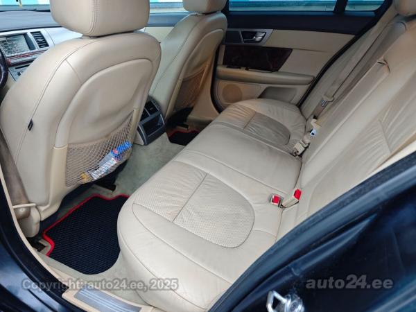 Jaguar XF 2008 Tallina, ar dzinēja tilpumu 4.20 L un nobraukumu 316 tūkst. km par 2800 €, foto 11 vietnē AUTOMOTO.COM.LV