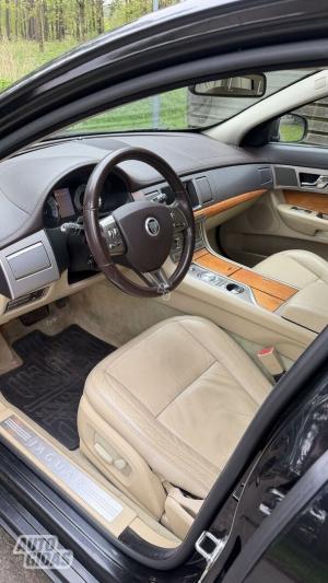 Jaguar XF 2008 in Vilnius, with an engine capacity of 2.70 L and mileage of 290 thousand km for 2250 €, photo 10 on AUTOMOTO.COM.LV
