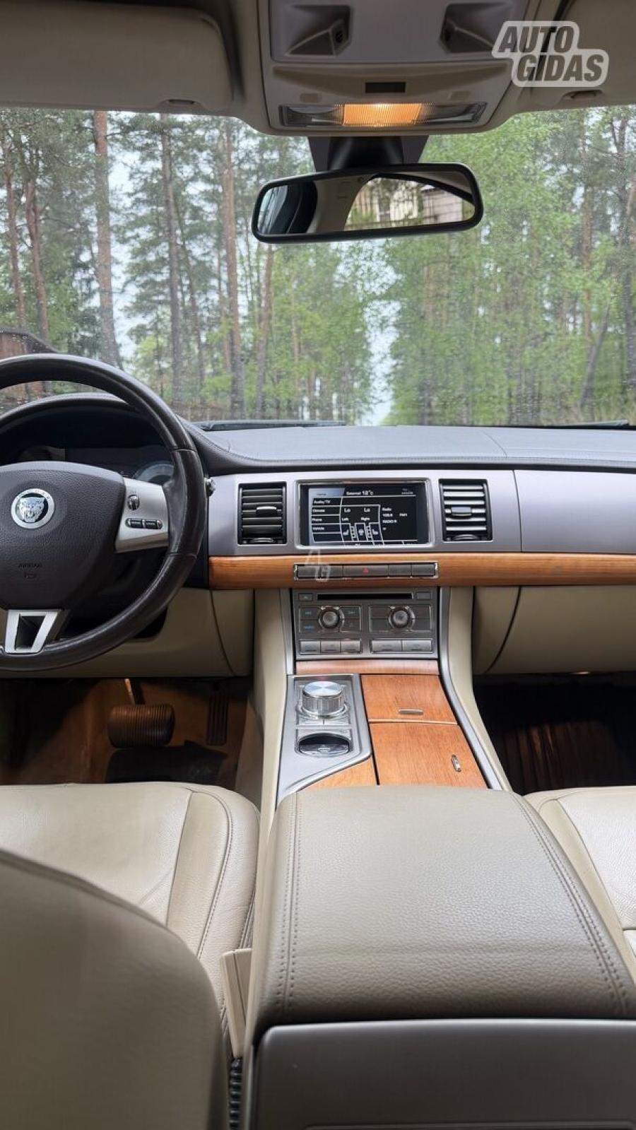 Jaguar XF 2008 in Vilnius, with an engine capacity of 2.70 L and mileage of 290 thousand km for 2250 €, photo 12 on AUTOMOTO.COM.LV