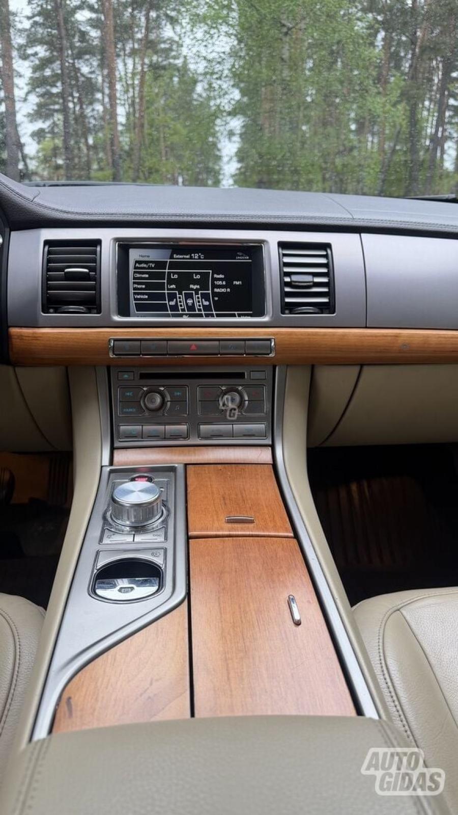 Jaguar XF 2008 in Vilnius, with an engine capacity of 2.70 L and mileage of 290 thousand km for 2250 €, photo 13 on AUTOMOTO.COM.LV