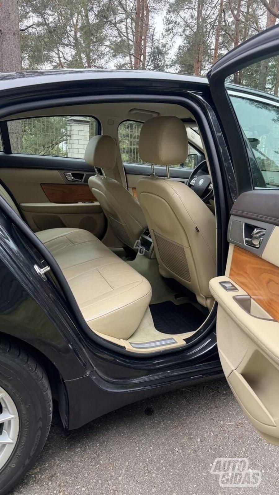 Jaguar XF 2008 in Vilnius, with an engine capacity of 2.70 L and mileage of 290 thousand km for 2250 €, photo 14 on AUTOMOTO.COM.LV