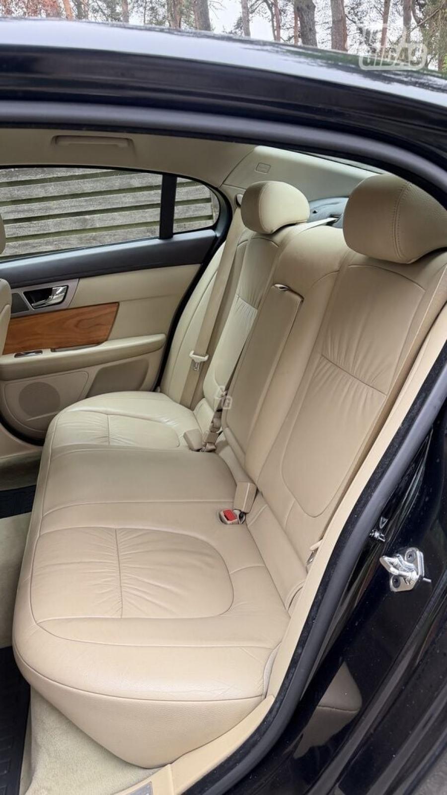 Jaguar XF 2008 in Vilnius, with an engine capacity of 2.70 L and mileage of 290 thousand km for 2250 €, photo 15 on AUTOMOTO.COM.LV