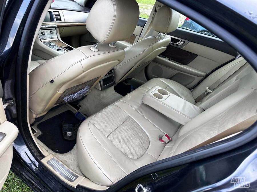 Jaguar XF 2008 in Silale, with an engine capacity of 2.70 L and mileage of 300 thousand km for 1000 €, photo 8 on AUTOMOTO.COM.LV