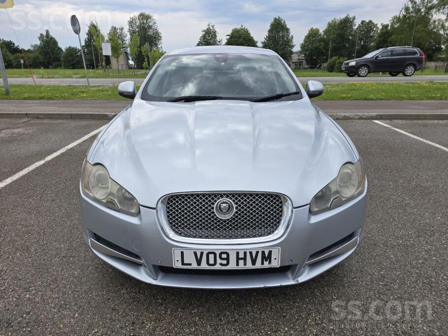 Jaguar XF 2009 in Riga, with an engine capacity of 3.00 L and mileage of 241 thousand km for 2600 €, photo 2 on AUTOMOTO.COM.LV