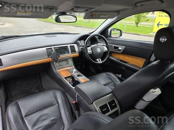 Jaguar XF 2009 in Riga, with an engine capacity of 3.00 L and mileage of 241 thousand km for 2600 €, photo 6 on AUTOMOTO.COM.LV