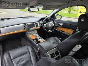 Jaguar XF 2009 in Riga, with an engine capacity of 3.00 L and mileage of 241 thousand km for 2600 €, photo 6 on AUTOMOTO.COM.LV