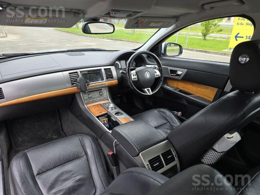 Jaguar XF 2009 in Riga, with an engine capacity of 3.00 L and mileage of 241 thousand km for 2600 €, photo 6 on AUTOMOTO.COM.LV