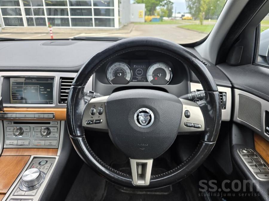 Jaguar XF 2009 in Riga, with an engine capacity of 3.00 L and mileage of 241 thousand km for 2600 €, photo 10 on AUTOMOTO.COM.LV